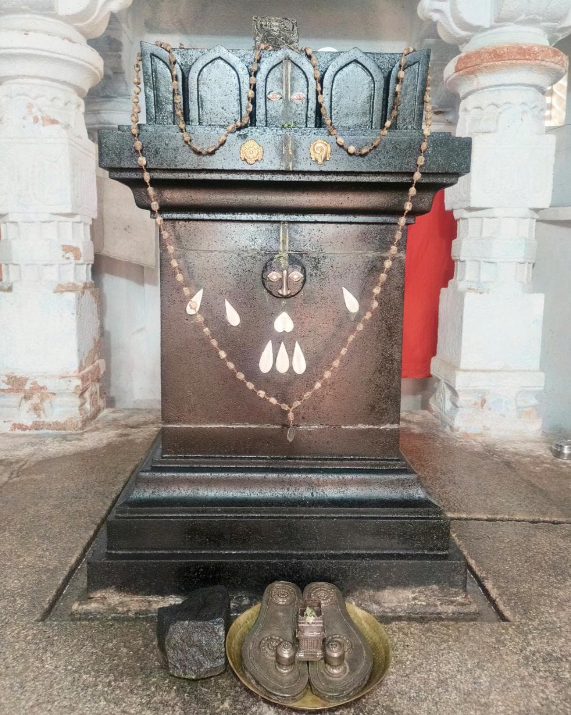 Sri Satyapoorna Teertha Gurubhyo Namaha - Sri Uttaradi Math